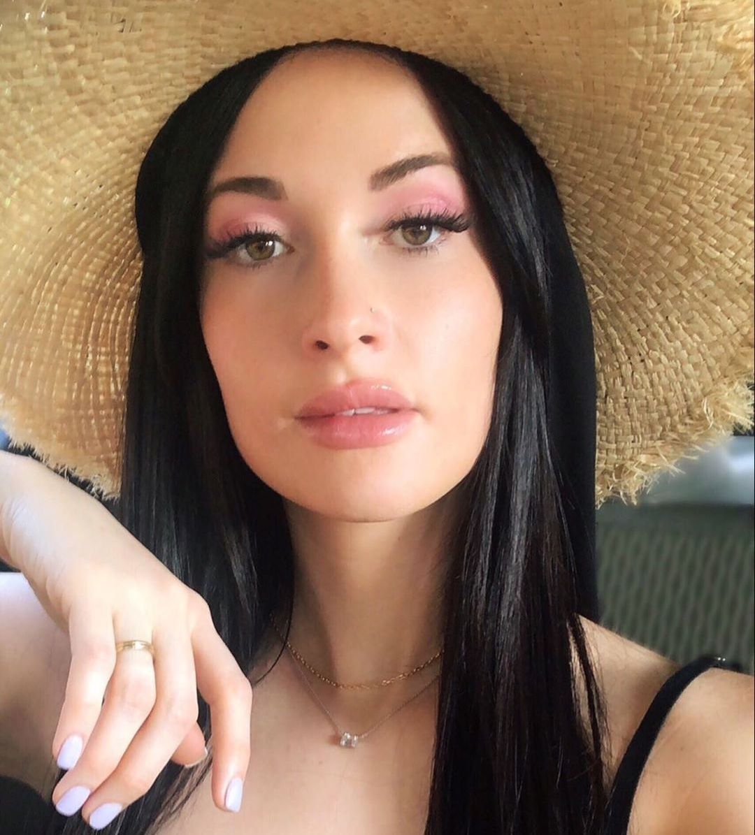 Kacey Musgraves Family: Ex-Husband, Sister, Parents | Celebrity Family